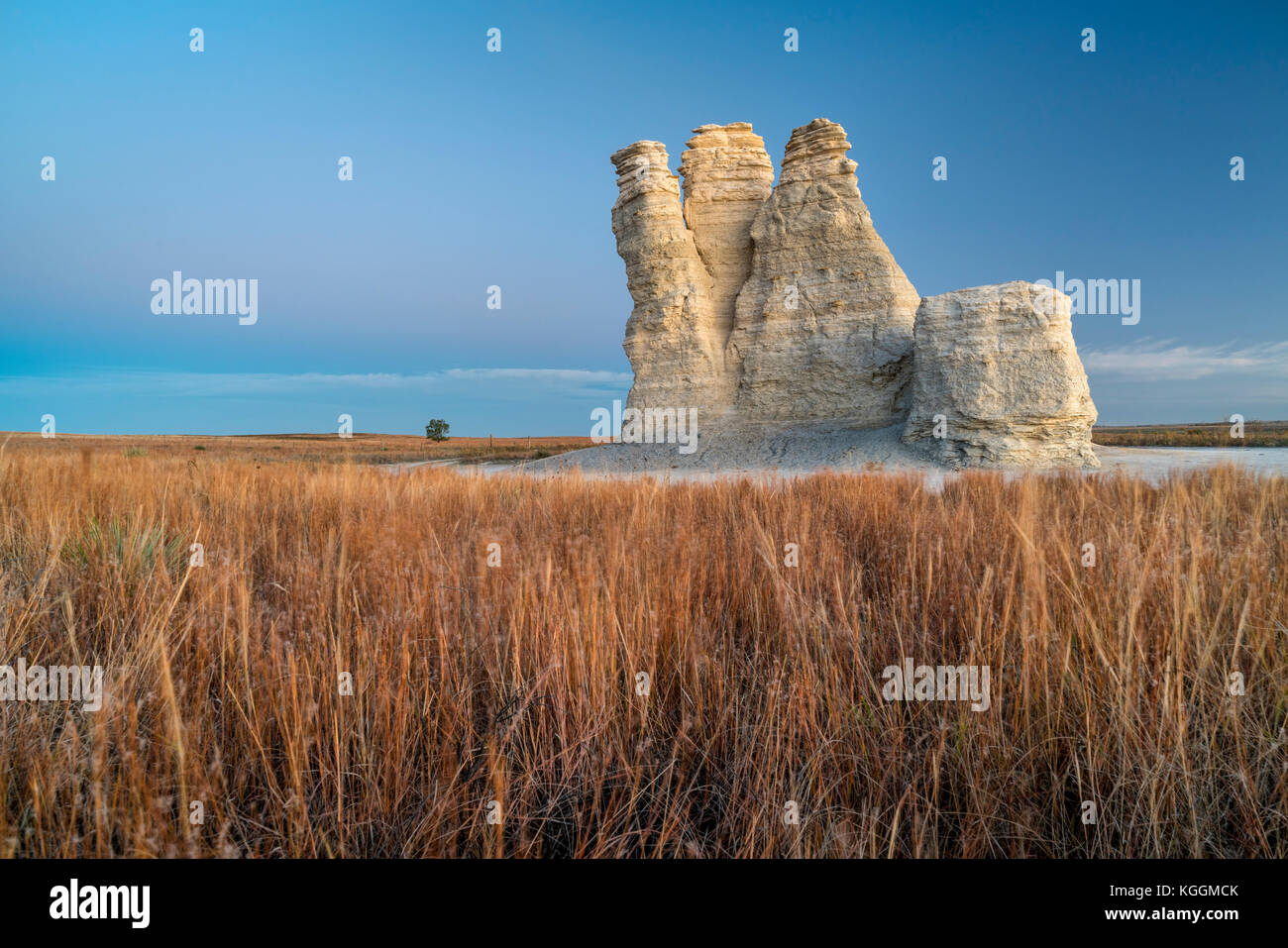 Castle Rock - limestone pillar landmark in prairie of western Kansas ...