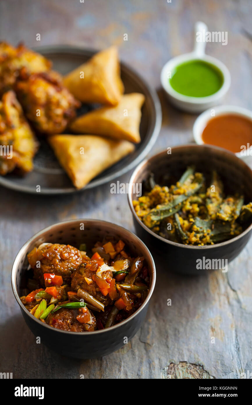 Samosas onion bhaji hi-res stock photography and images - Alamy