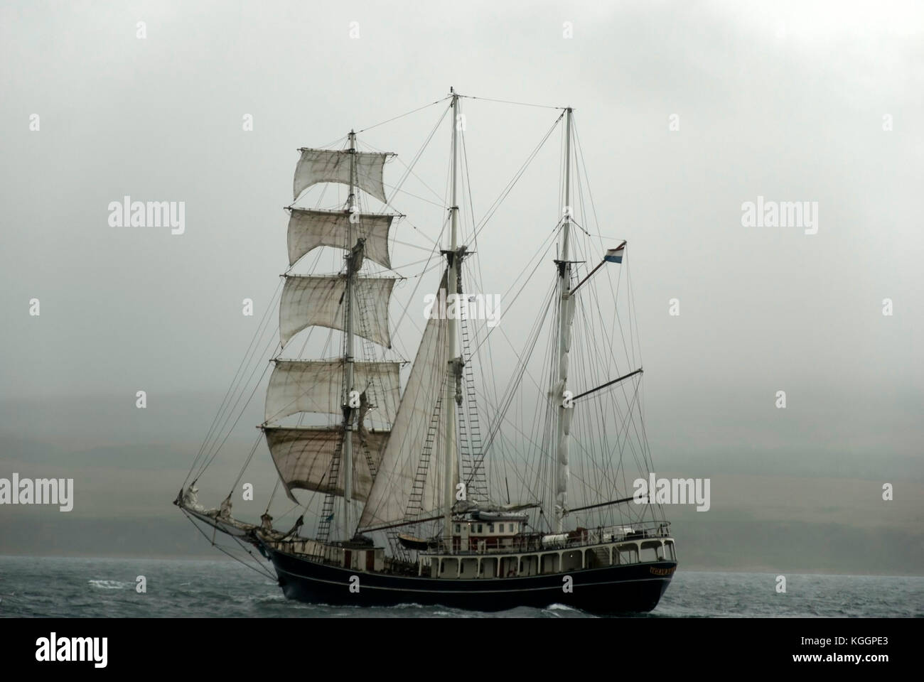 Three masted schooner hi-res stock photography and images - Alamy