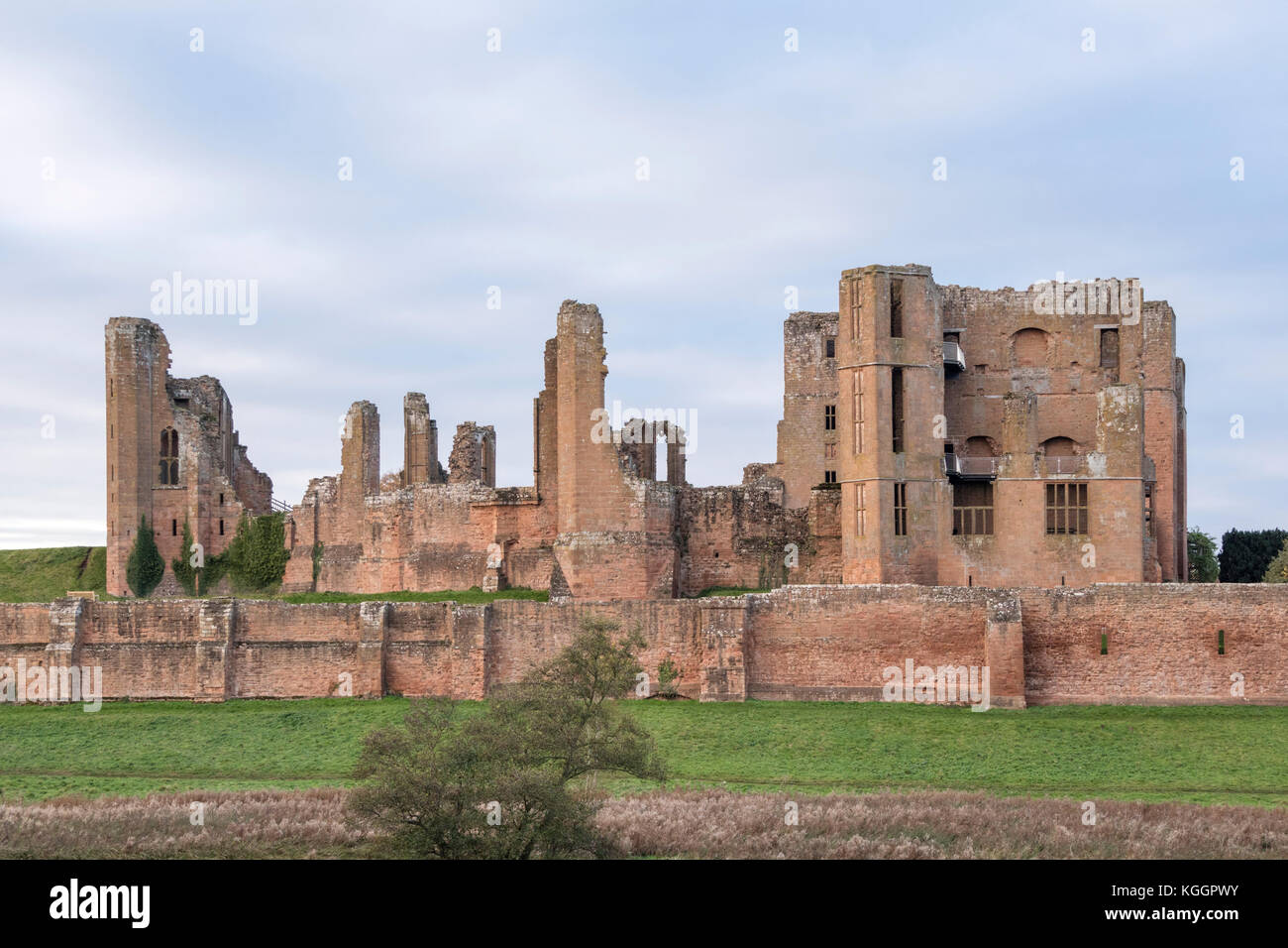 Kenilworth Castle, Kenilworth, Warwickshire, England, UK Stock Photo ...