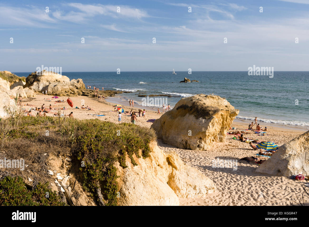 Albufeira crowd hi-res stock photography and images - Alamy