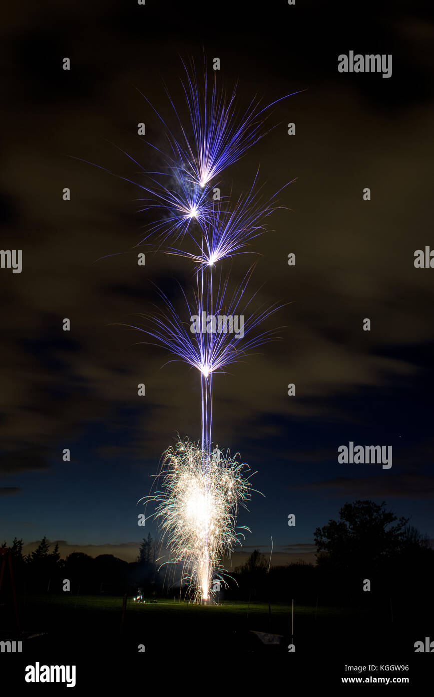 Bonfire Night UK England 5th November Fireworks Rockets Stock Photo - Alamy