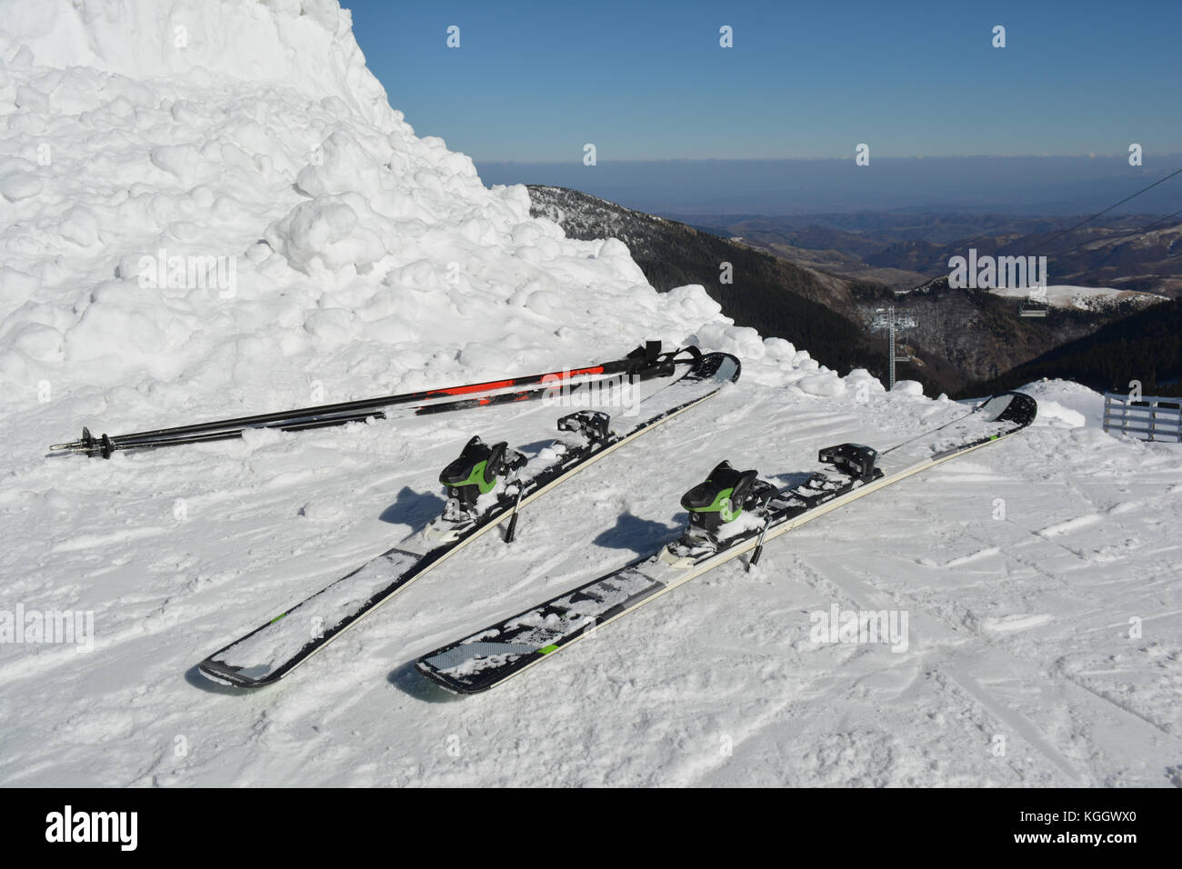 Resting on skis hi-res stock photography and images - Alamy