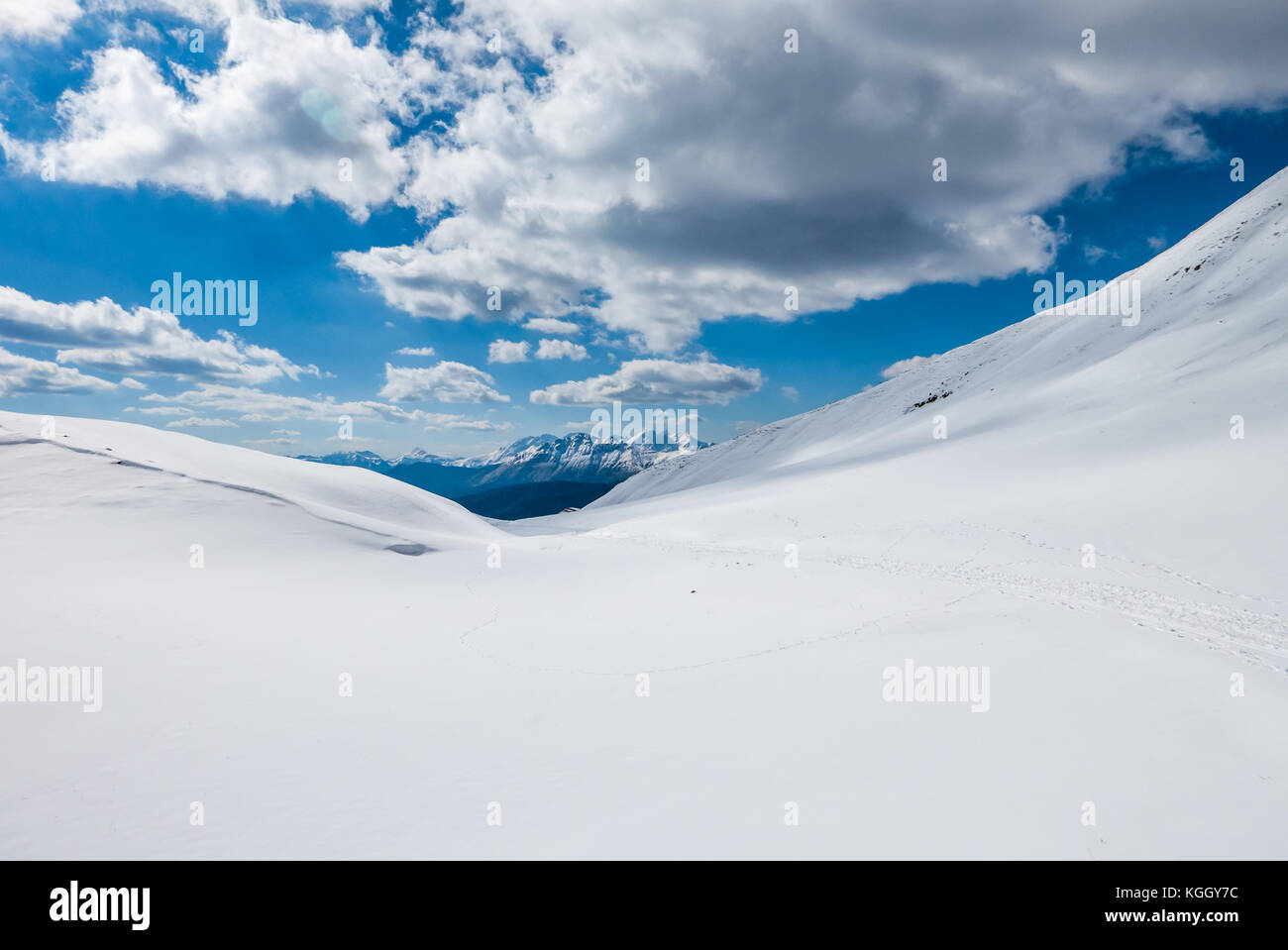 Endless snowy slope, long mountain slope of Passo Rolle in Italy Stock ...