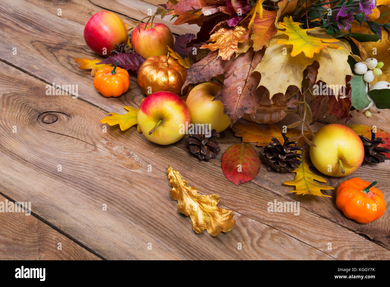 Arrangement of apples hi-res stock photography and images - Alamy