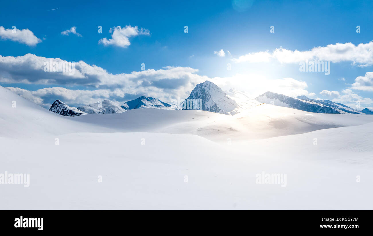 Snowy landscape winter scene hi-res stock photography and images - Alamy