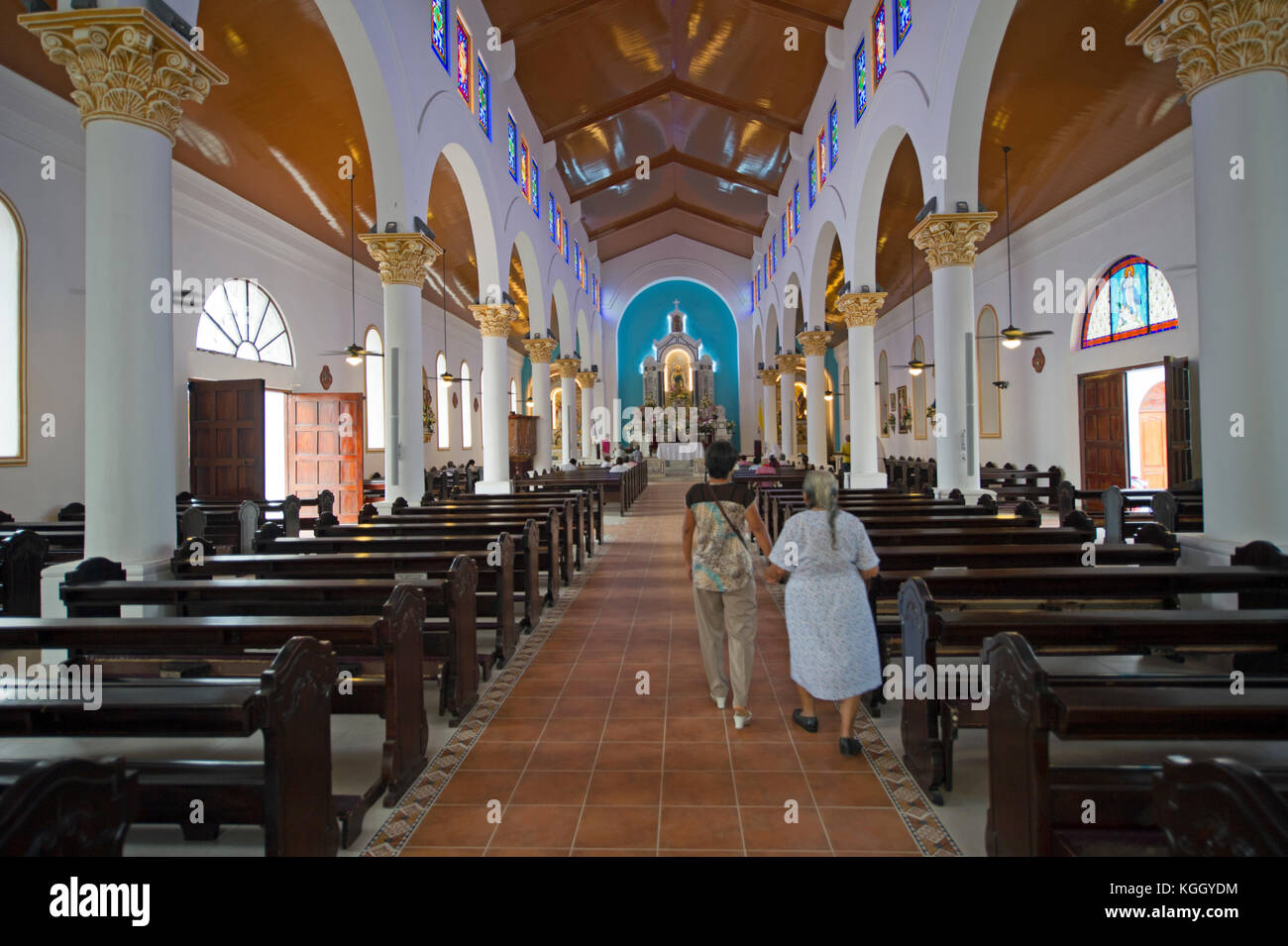 Interior of Penonome Cathedral Stock Photo - Alamy