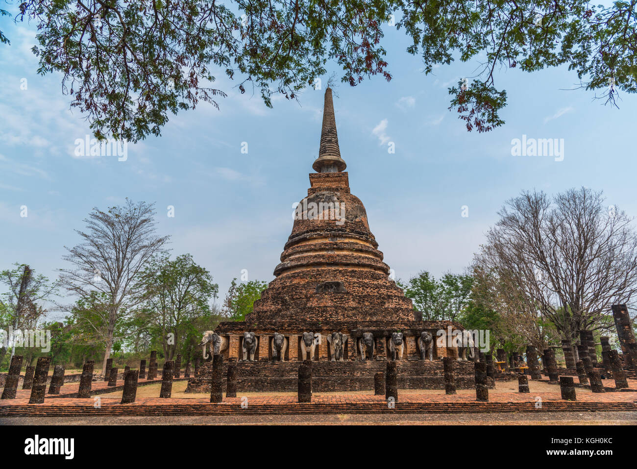 Pagoda with crete elephant in ruined temple in Sukhothai historicalpark ...
