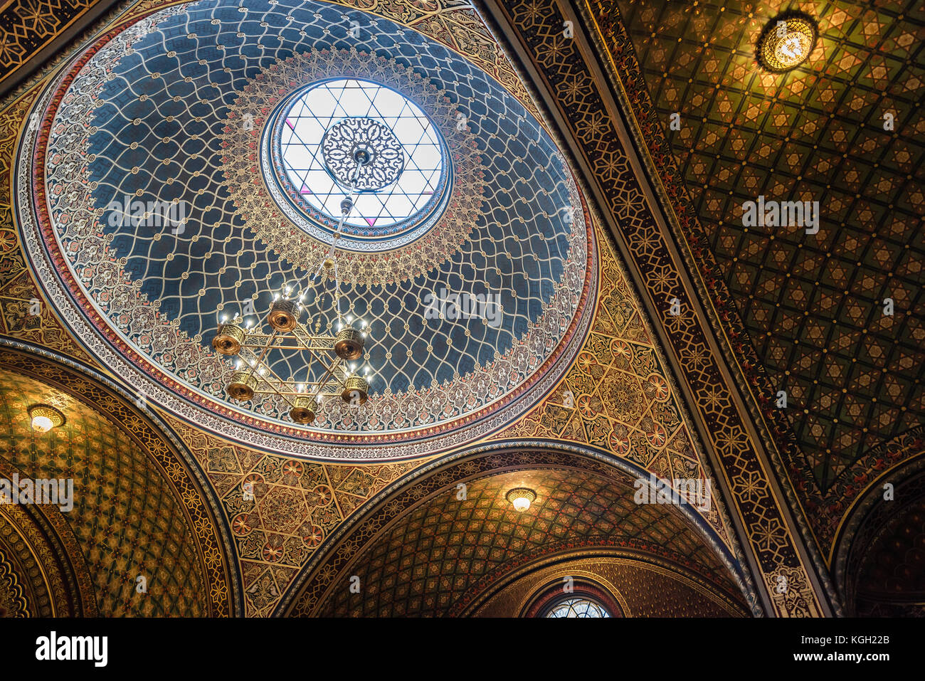 Interior view of the dome of the Spanish Synagogue of Prague Stock ...