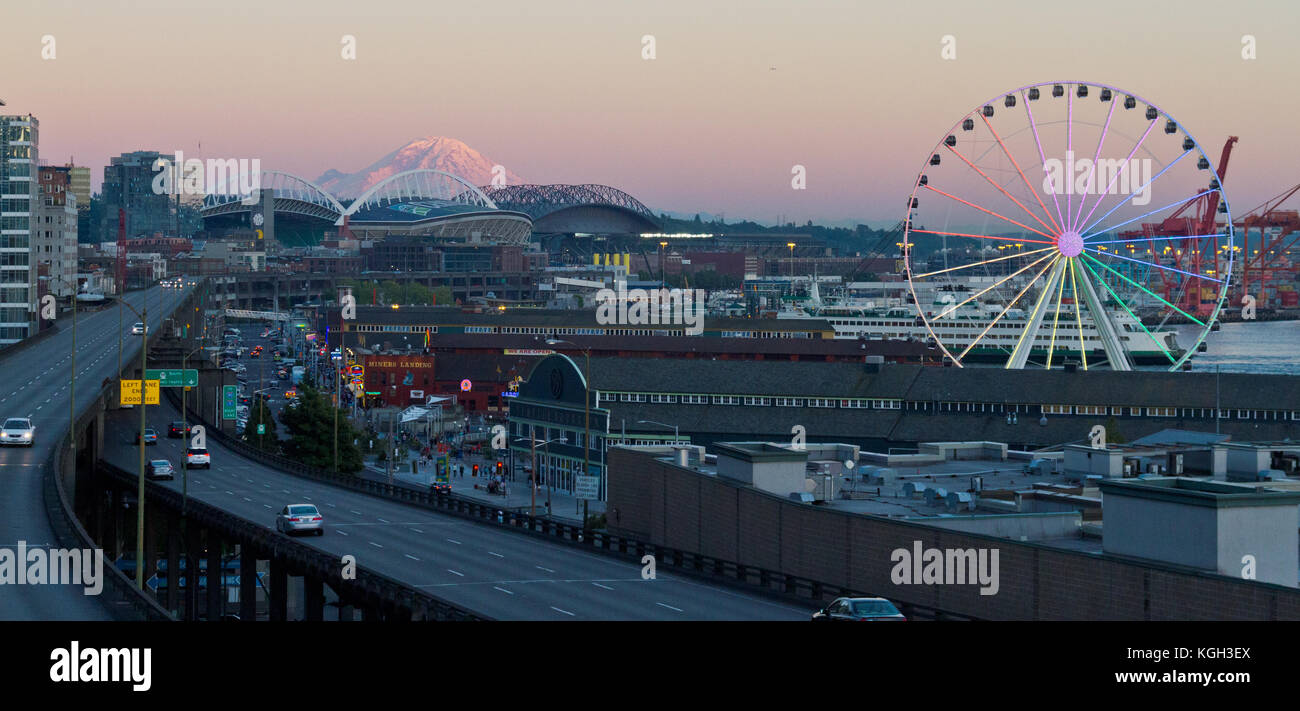 Elevated city view with ferris wheel hi-res stock photography and ...