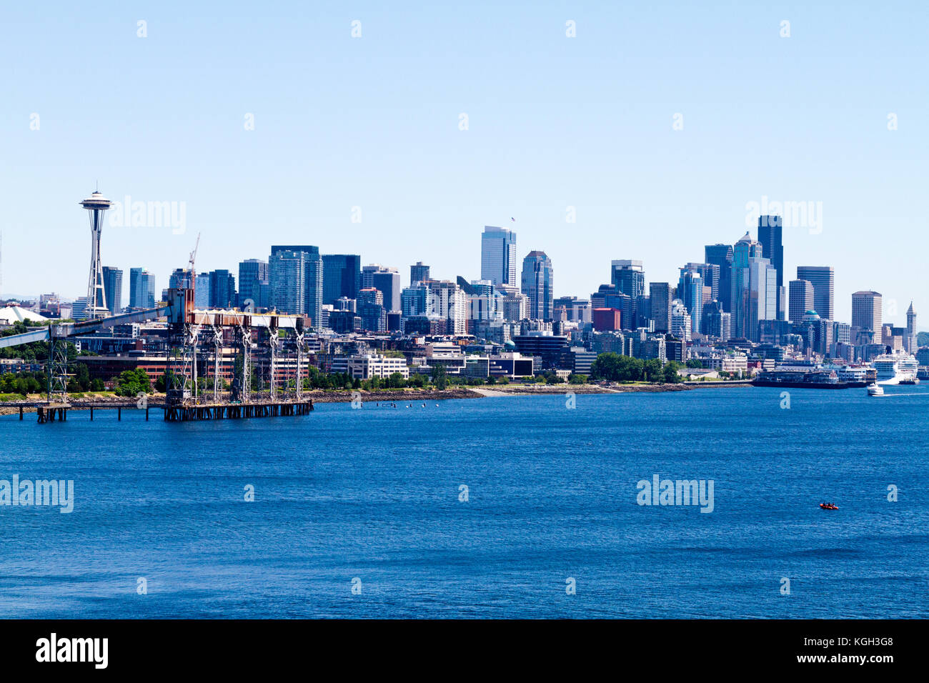 The Seattle, Washington skyline seen from off shore with a view of ...