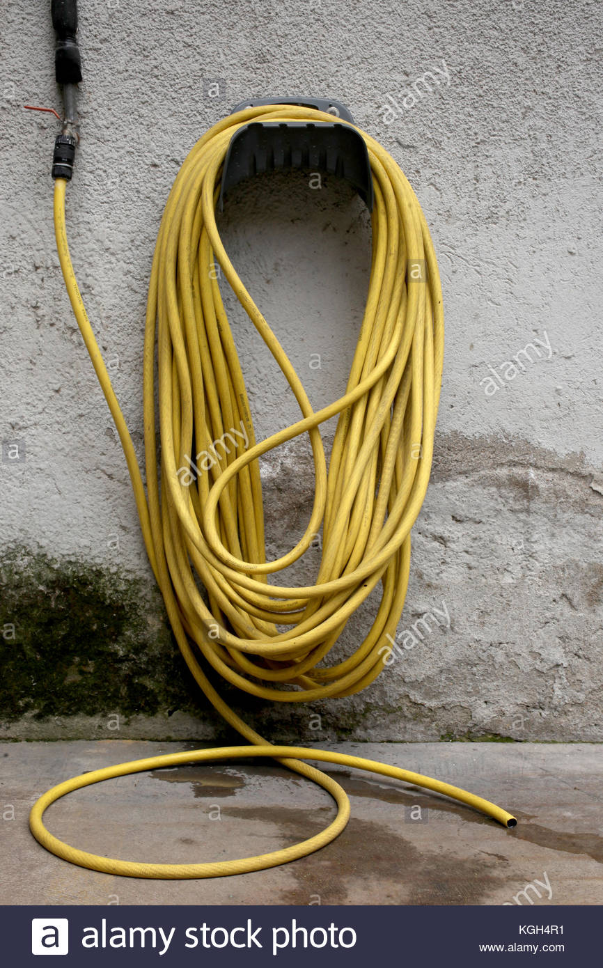 Yellow Hose Pipe Stock Photos & Yellow Hose Pipe Stock Images - Alamy