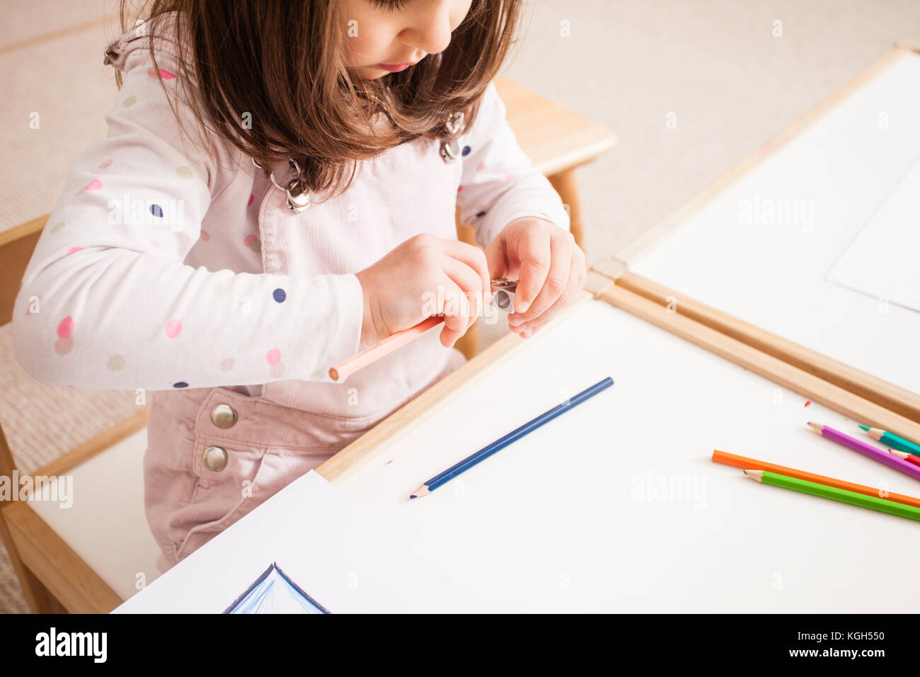 Drawing lesson in kindergarten Stock Photo - Alamy