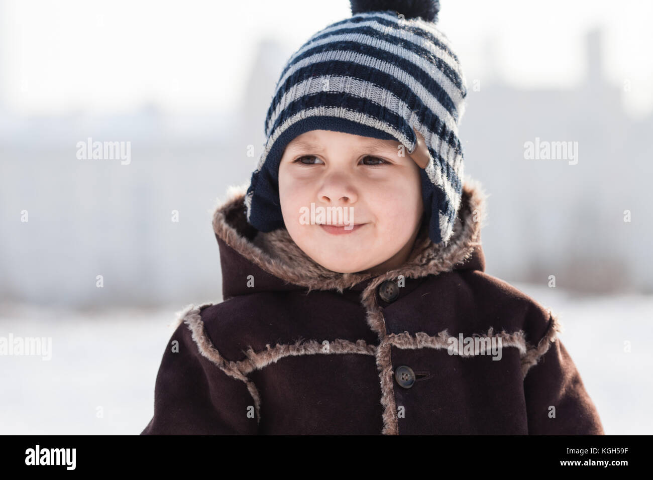 Winter portrait of boy Stock Photo - Alamy