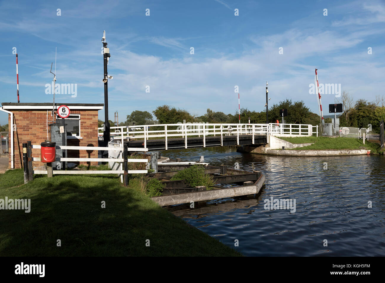 Sandfield Bridge on the Gloucester and Sharpness Canal in ...