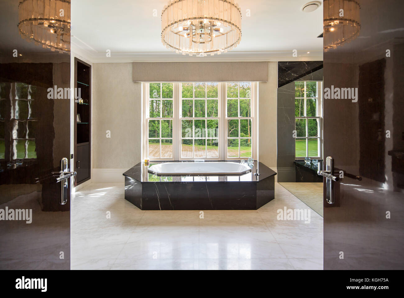 Sunken bath hi-res stock photography and images - Alamy