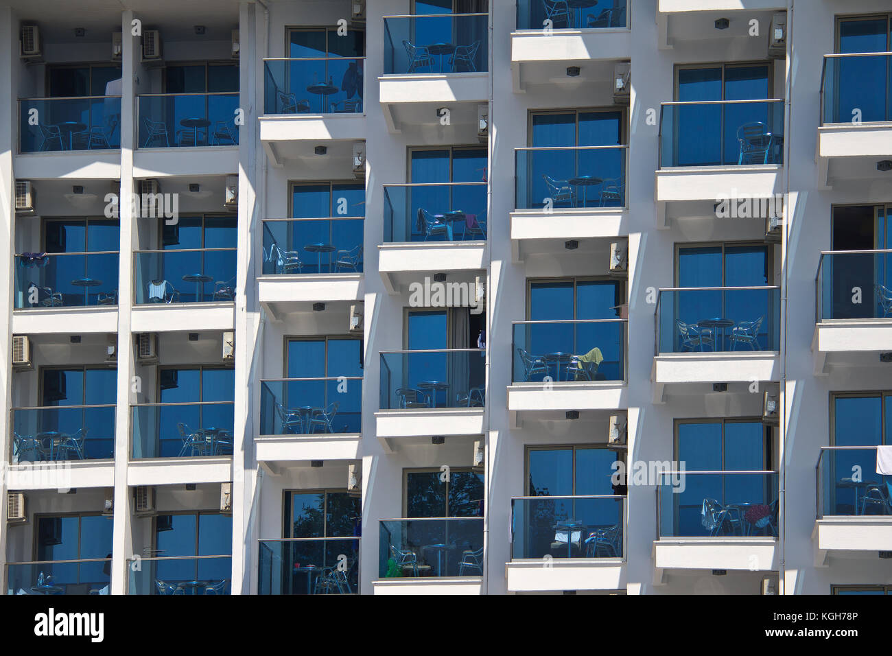 Windows / Modern house with many windows Stock Photo - Alamy