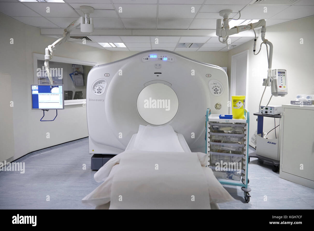 Mri scan healthcare hospital hi-res stock photography and images - Alamy