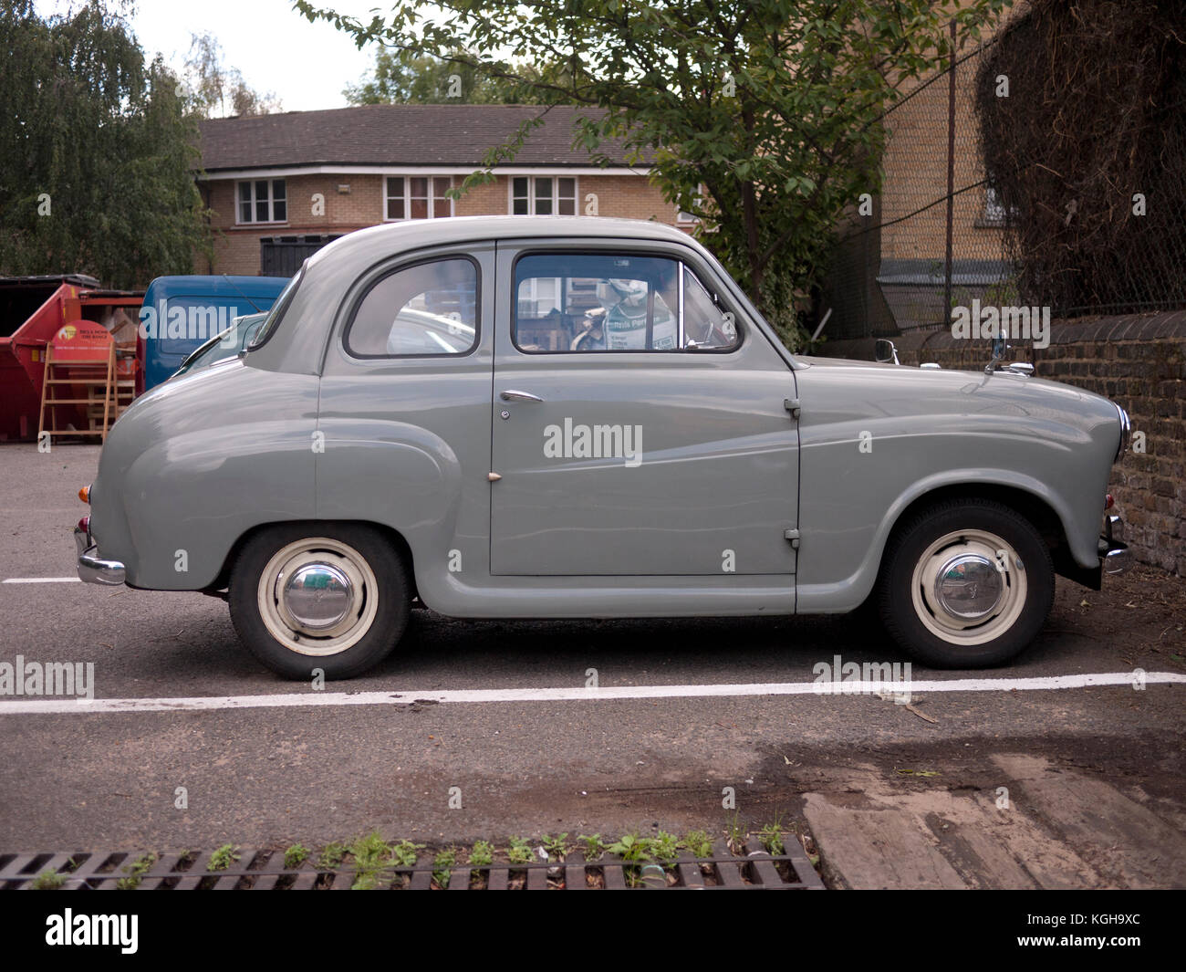 Battleship grey hi-res stock photography and images - Alamy