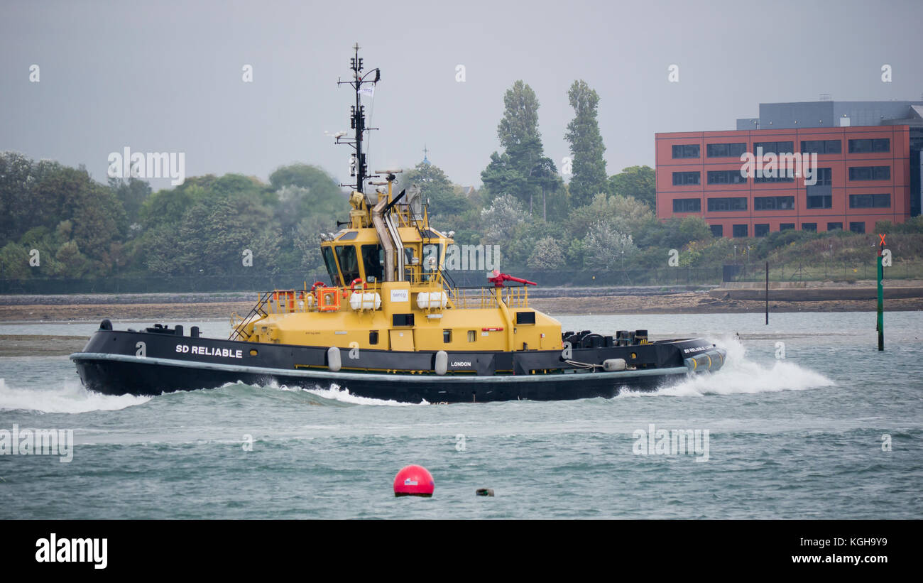 Warships hi-res stock photography and images - Alamy