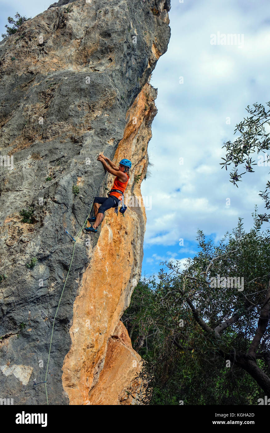 Rock face cliff hi-res stock photography and images - Alamy