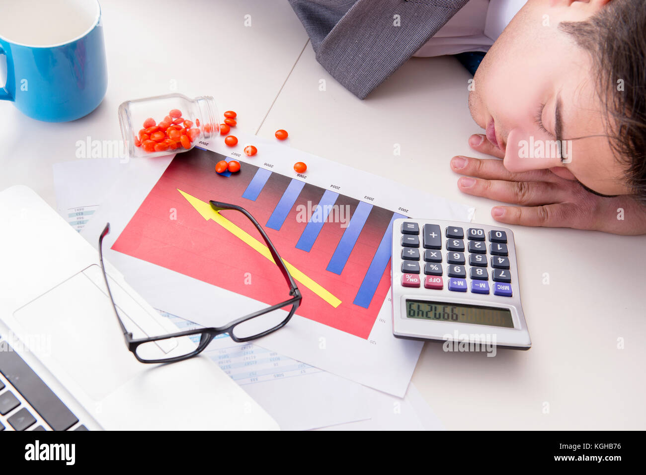 Finance analyst feeling sick due to bad results Stock Photo - Alamy