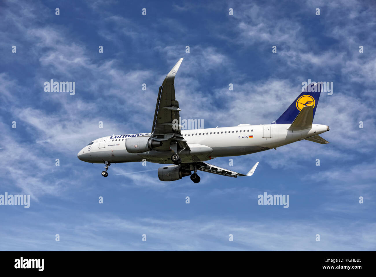 Short range hi-res stock photography and images - Alamy