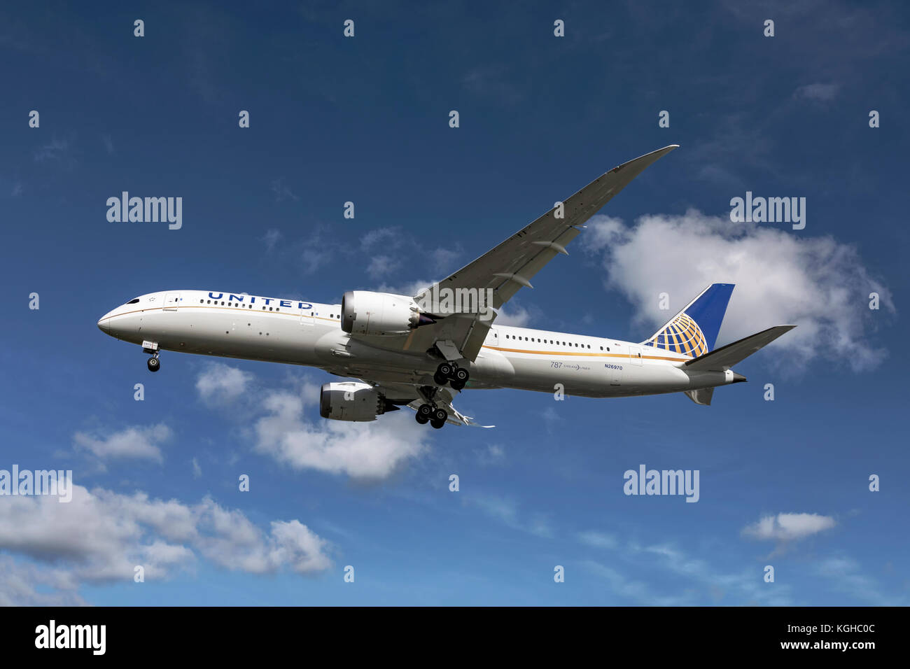 Boeing b787 dreamliner hi-res stock photography and images - Alamy