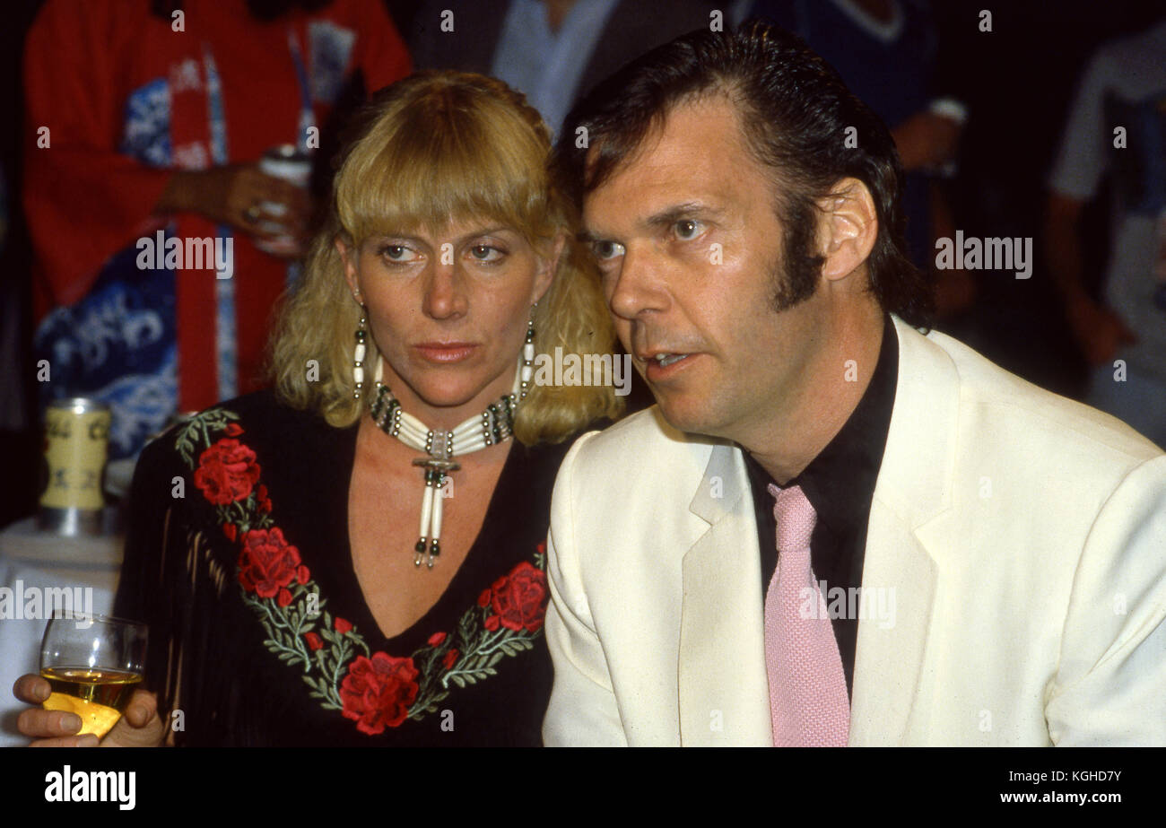 Neil Young Wife Susan Who is Neil Young dating? Neil Young Girlfriend, Wife