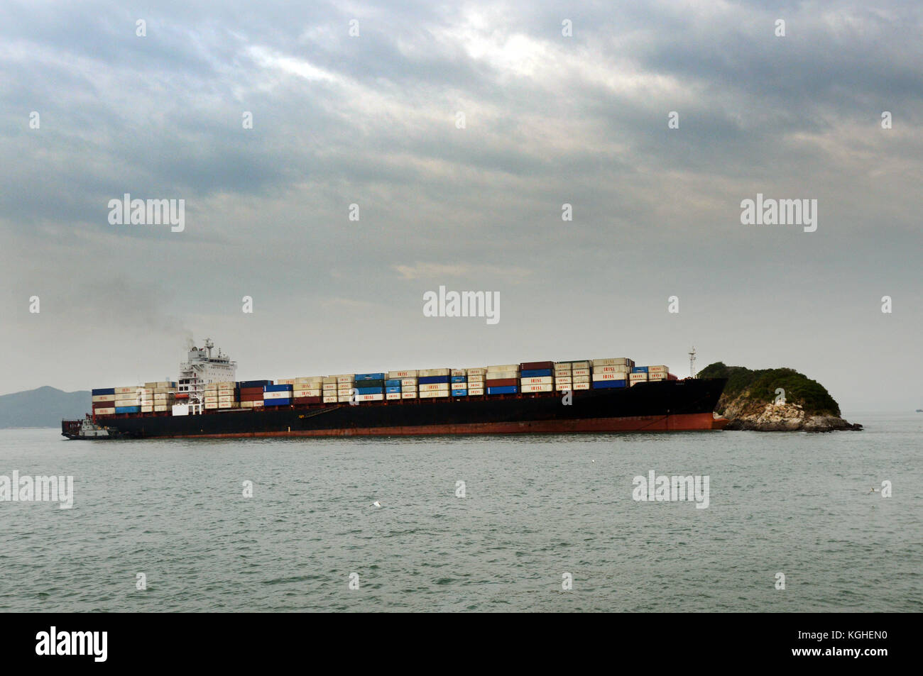 Iranian container ship TOUSKA crashed into Magazine island near Ap Lei ...