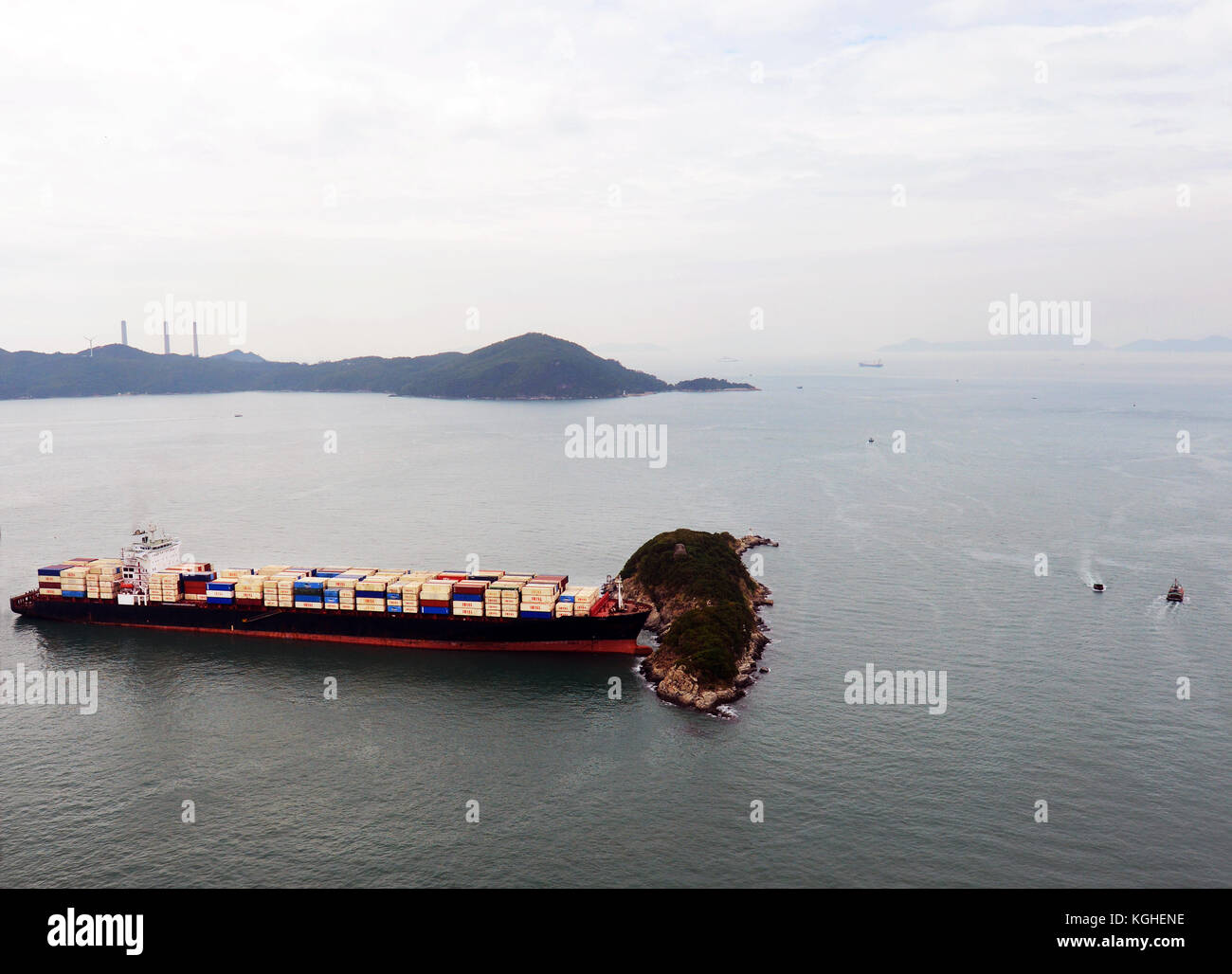 Container ship accident hi-res stock photography and images - Alamy
