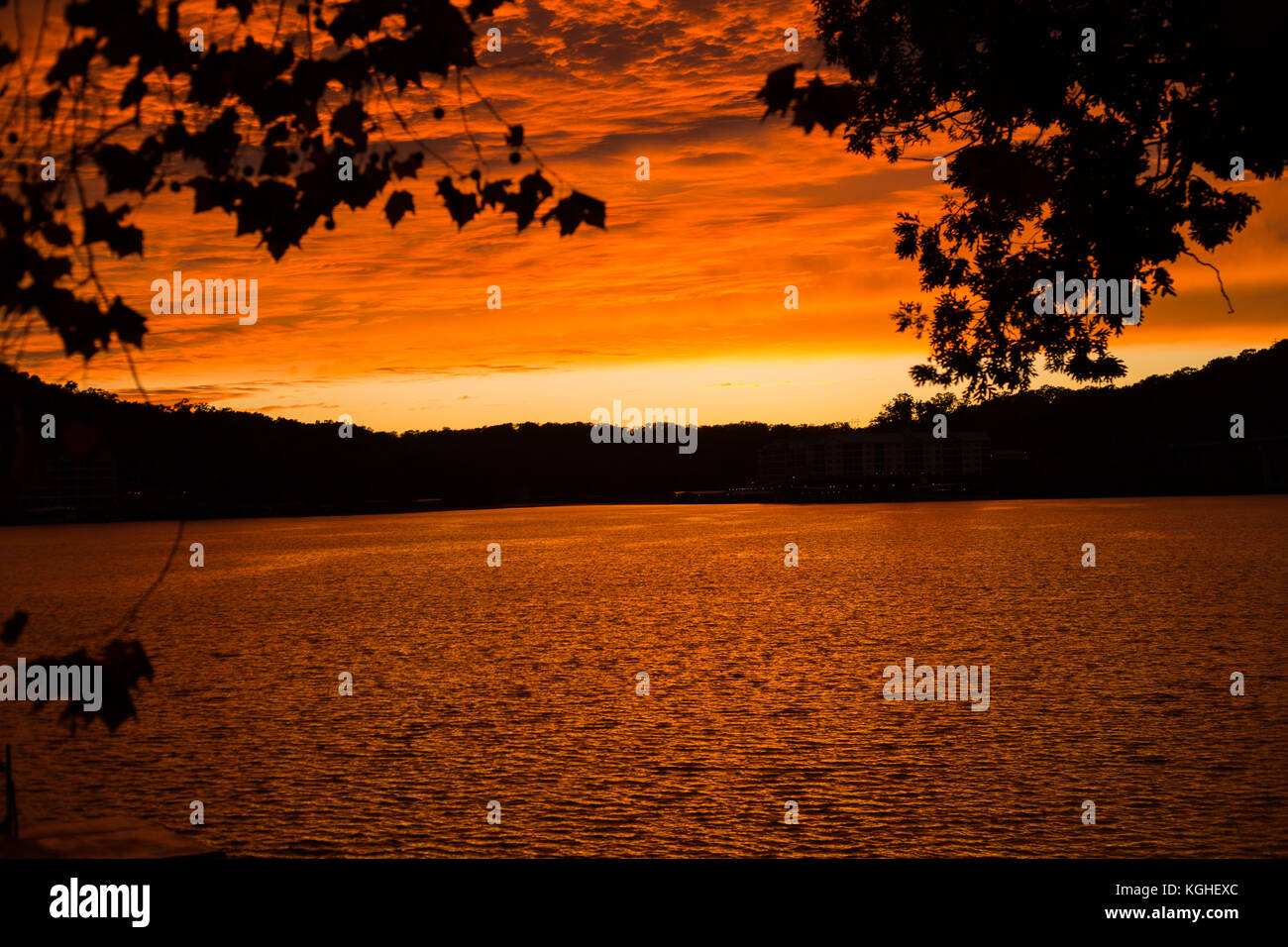 Sunset lake sky hi-res stock photography and images - Alamy