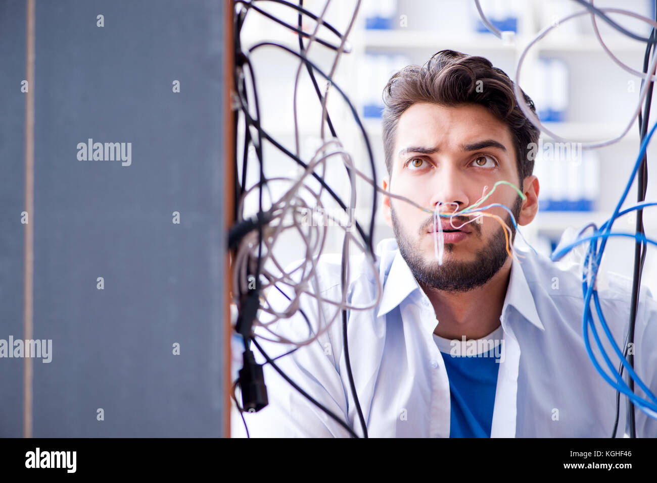 Untangle wires hi-res stock photography and images - Alamy