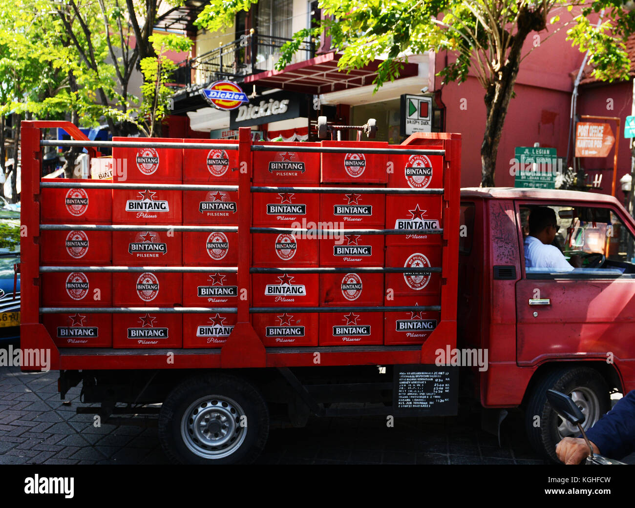 Beer truck hi-res stock photography and images - Alamy