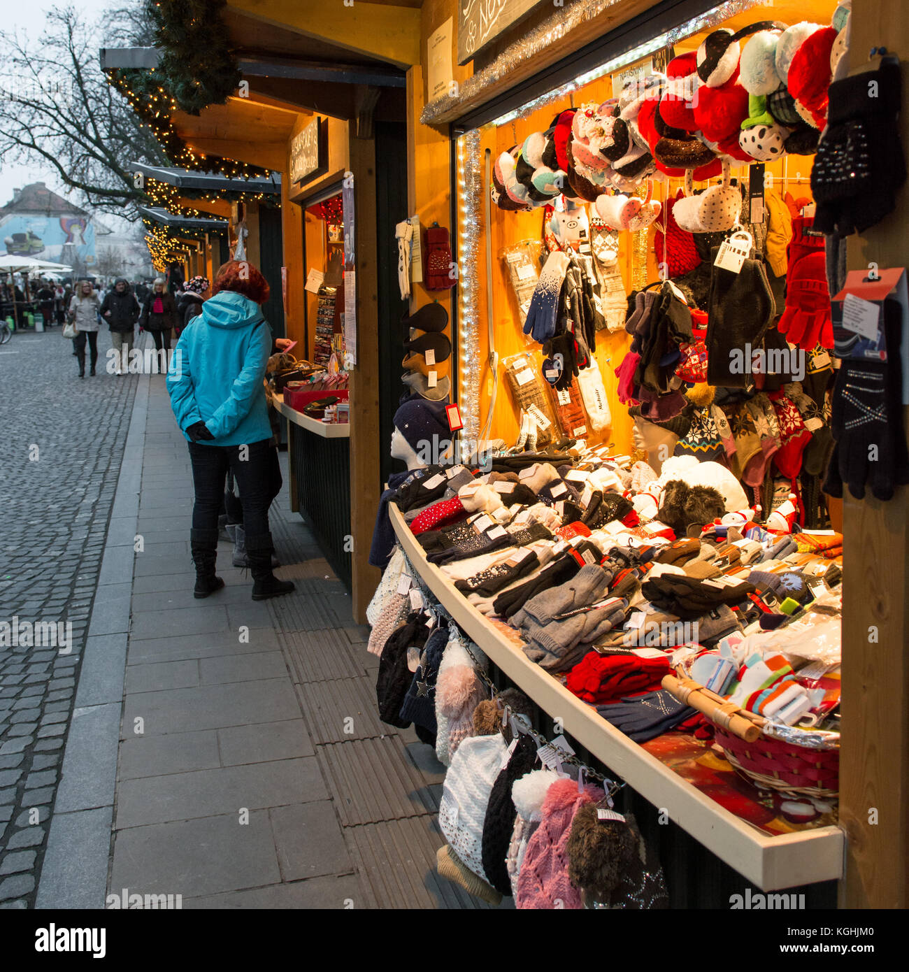 Traditional Christmas market Stock Photo - Alamy