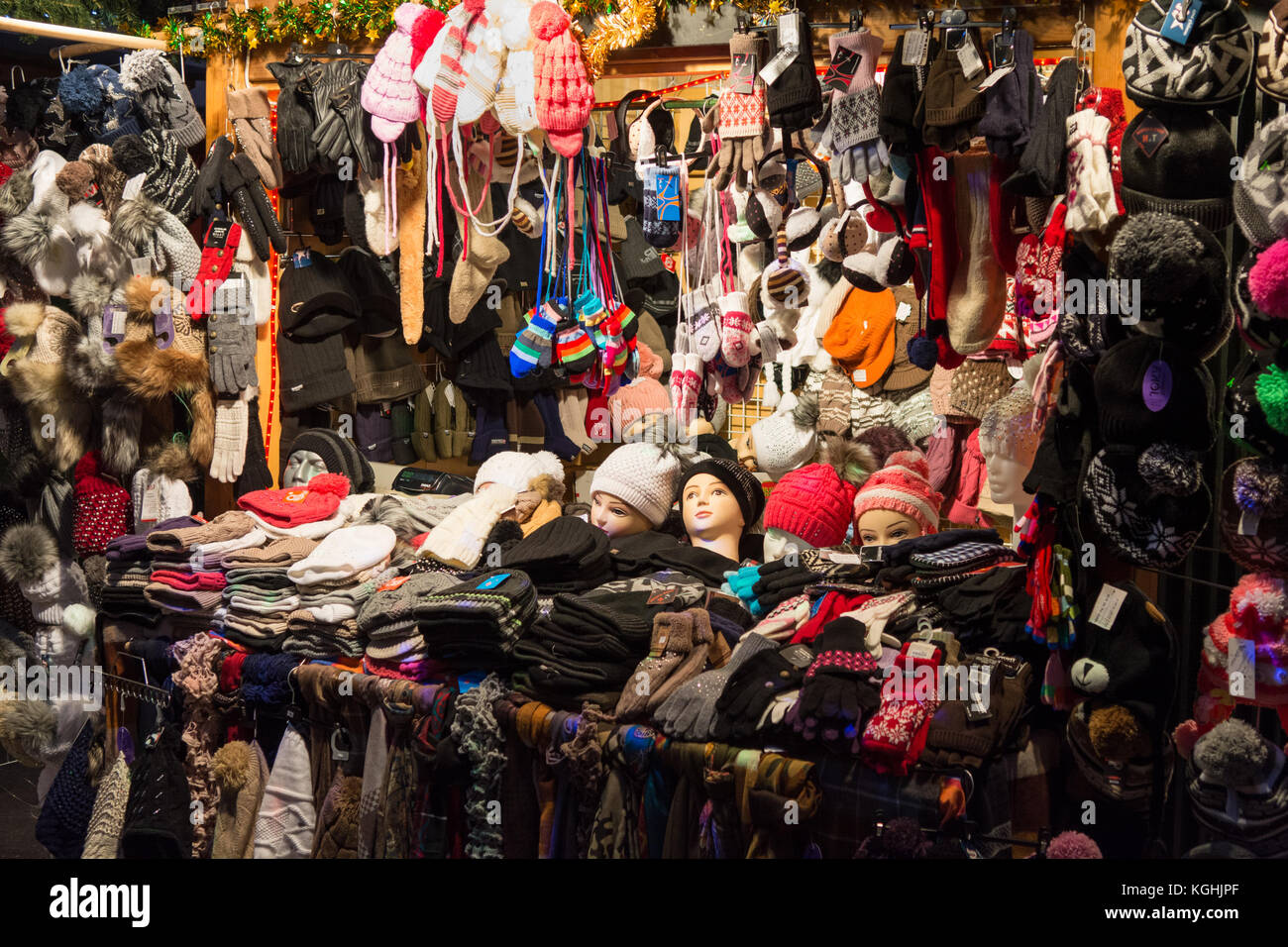 Traditional Christmas market Stock Photo - Alamy