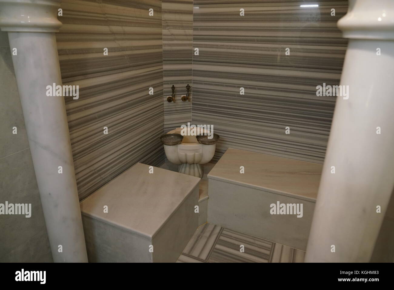 Nea efessos hi-res stock photography and images - Alamy