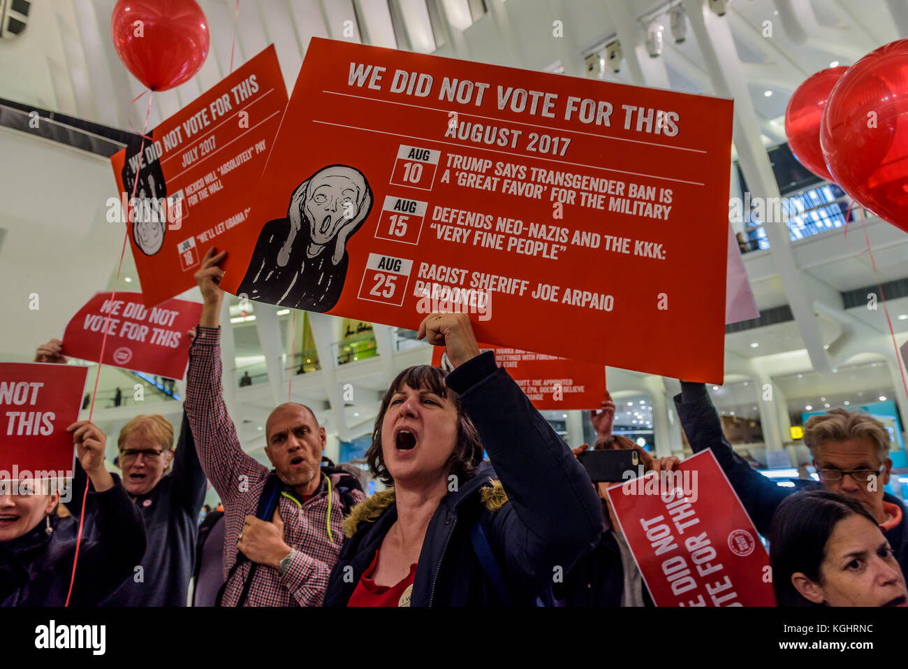New York, United States. 07th Nov, 2017. The Oculus in downtown ...