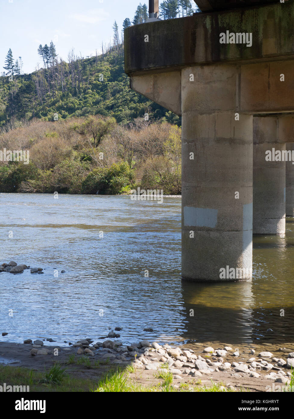 Bridge Columns High Resolution Stock Photography and Images - Alamy