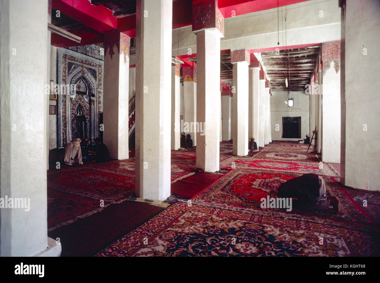 prayer hall, mosque of Queen Arwa bint Ahmed al-Sulaihi, Jibla, Yemen ...