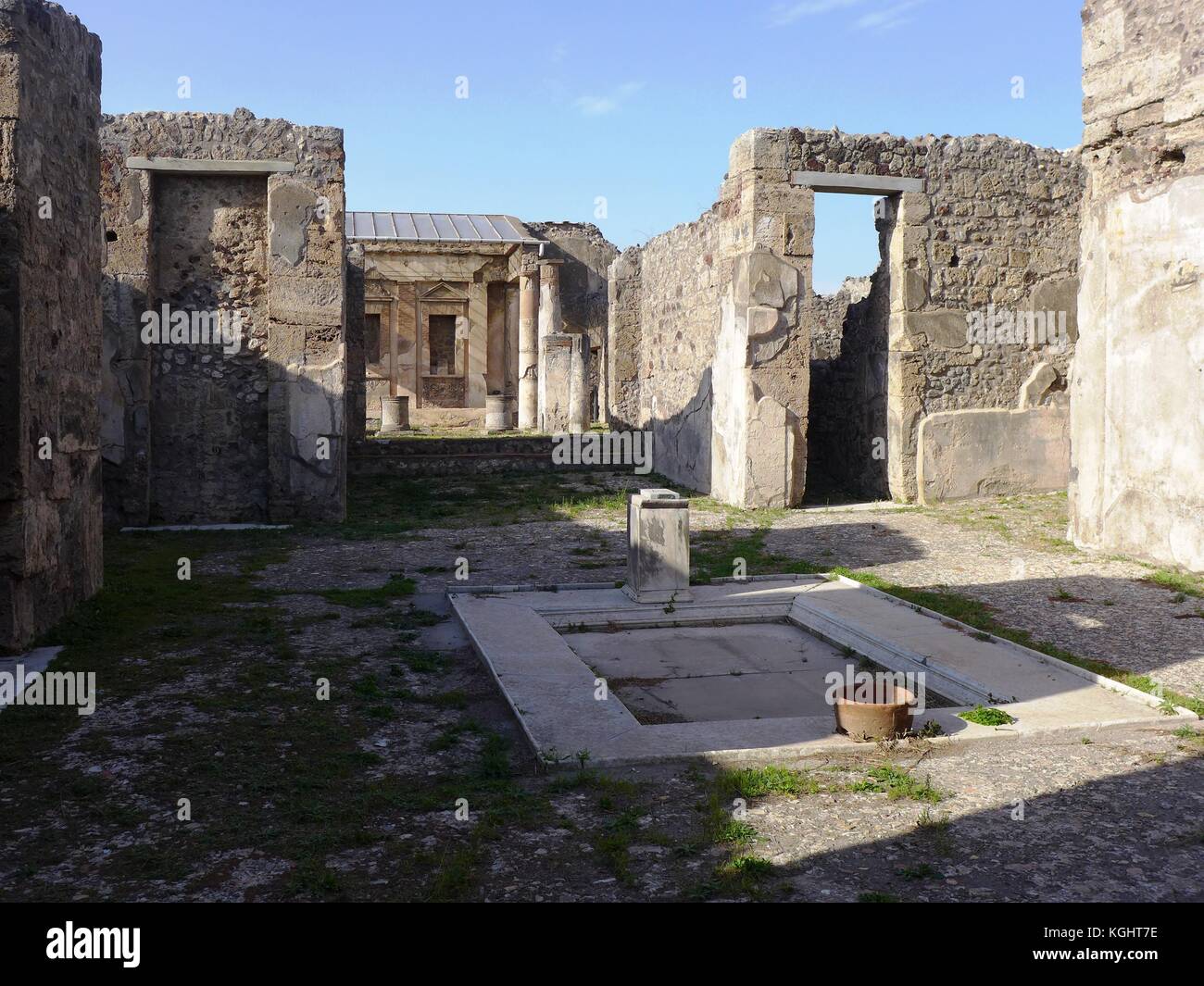 Pompei destruction hi-res stock photography and images - Alamy