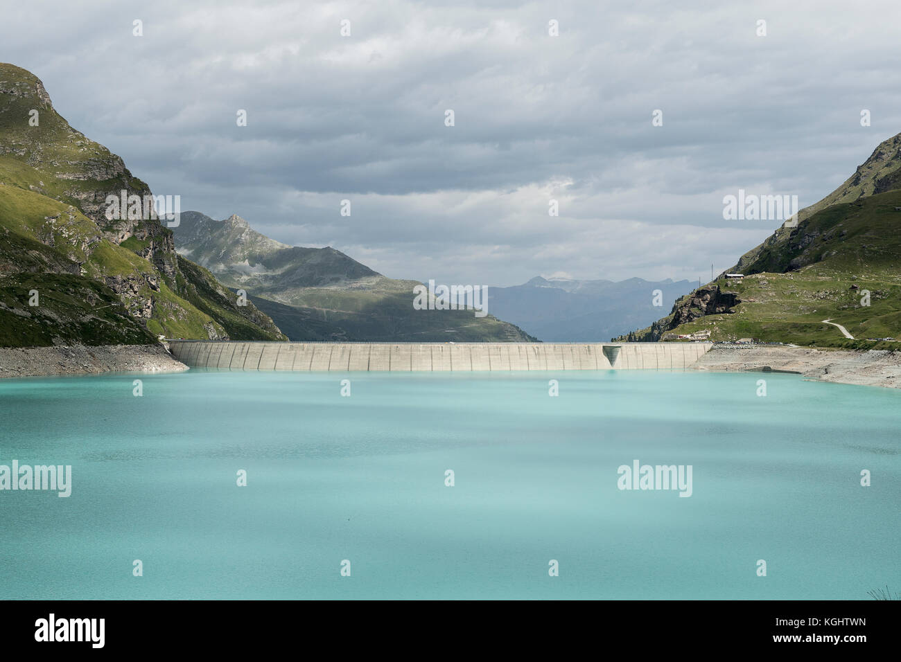 Artificial lake and weir of lac de Moiry in Switzerland Stock Photo - Alamy