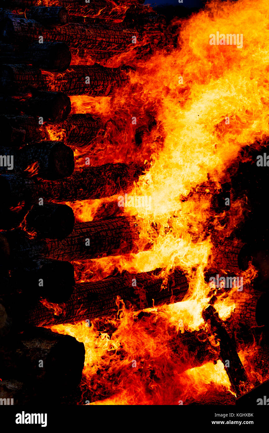 great burning bonfire made of logs with beautiful flames Stock Photo ...