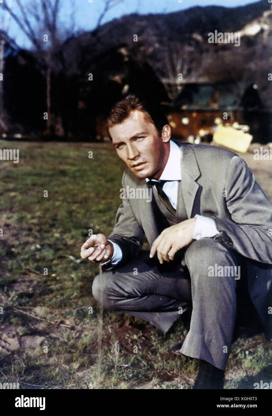 THE INVADERS American ABC TV sci-fi series 1967-1968 with Roy Thinnes ...