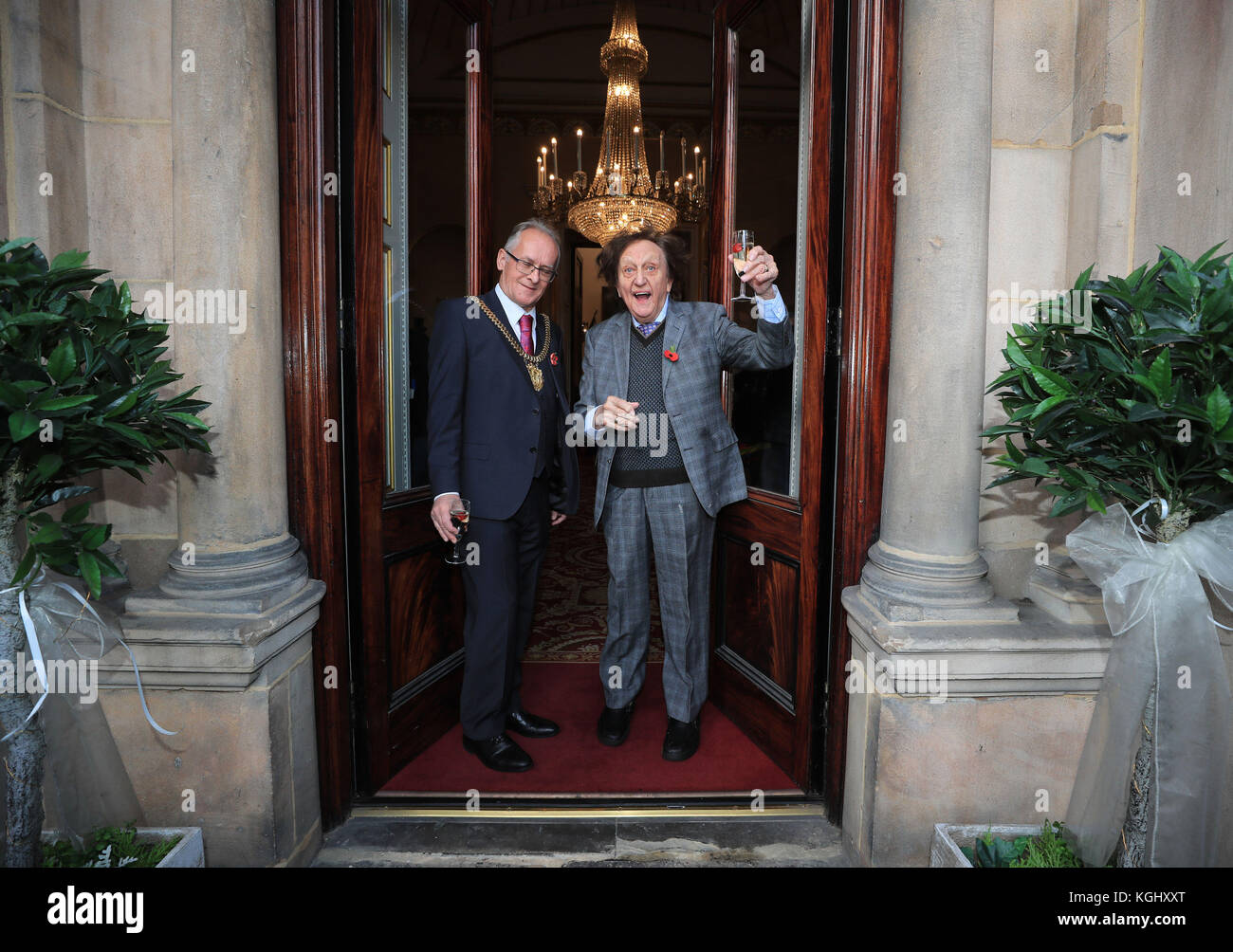 Sir Ken Dodd with Lord Mayor of Liverpool Malcolm Kennedy at a civic ...