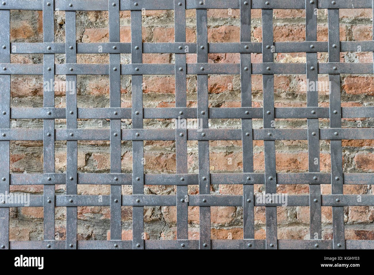Metal lattice hi-res stock photography and images - Alamy