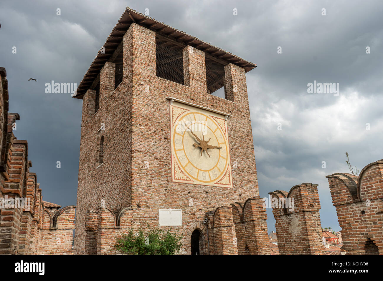 Verona italy castelvecchio castle hi-res stock photography and images ...