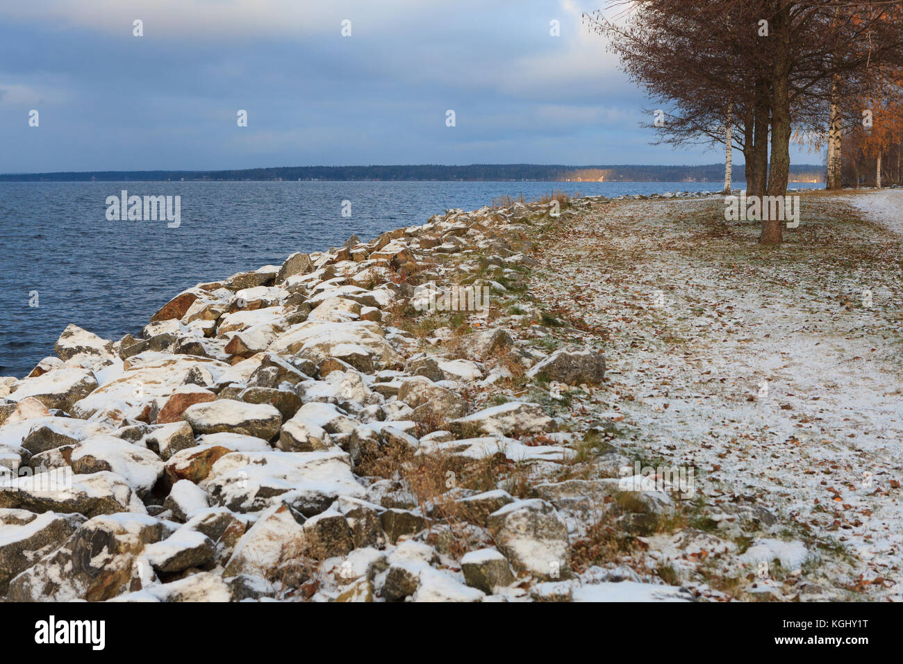 Park at lake shore Stock Photo - Alamy