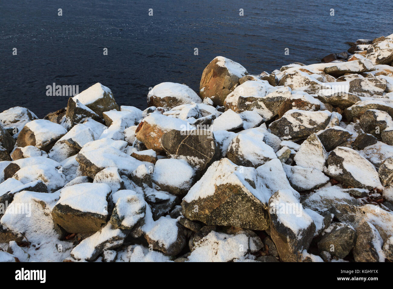 Big rocks and boulders hi-res stock photography and images - Alamy