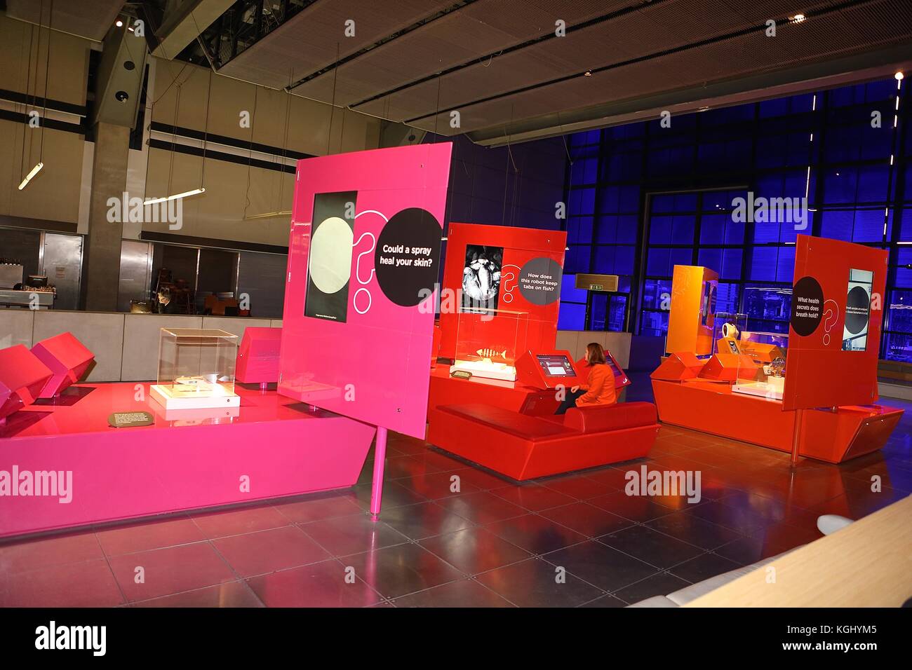 Superbugs antimicrobial resistance hi-res stock photography and images ...